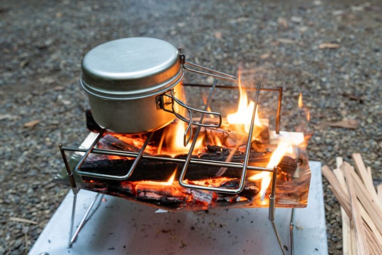 TokyoCamp焚き火台はソロキャンプにコスパ最強！良い所と悪い所を率直レビュー！ | たろーキャンプ
